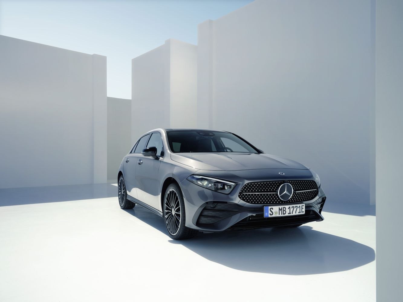 Mercedes-Benz A-class (W177, facelift 2022) A 220d (190 Hp) 8G-DCT